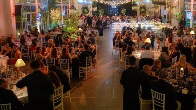 Una madre fue denunciada por robarse más de $7 millones de una fiesta ...