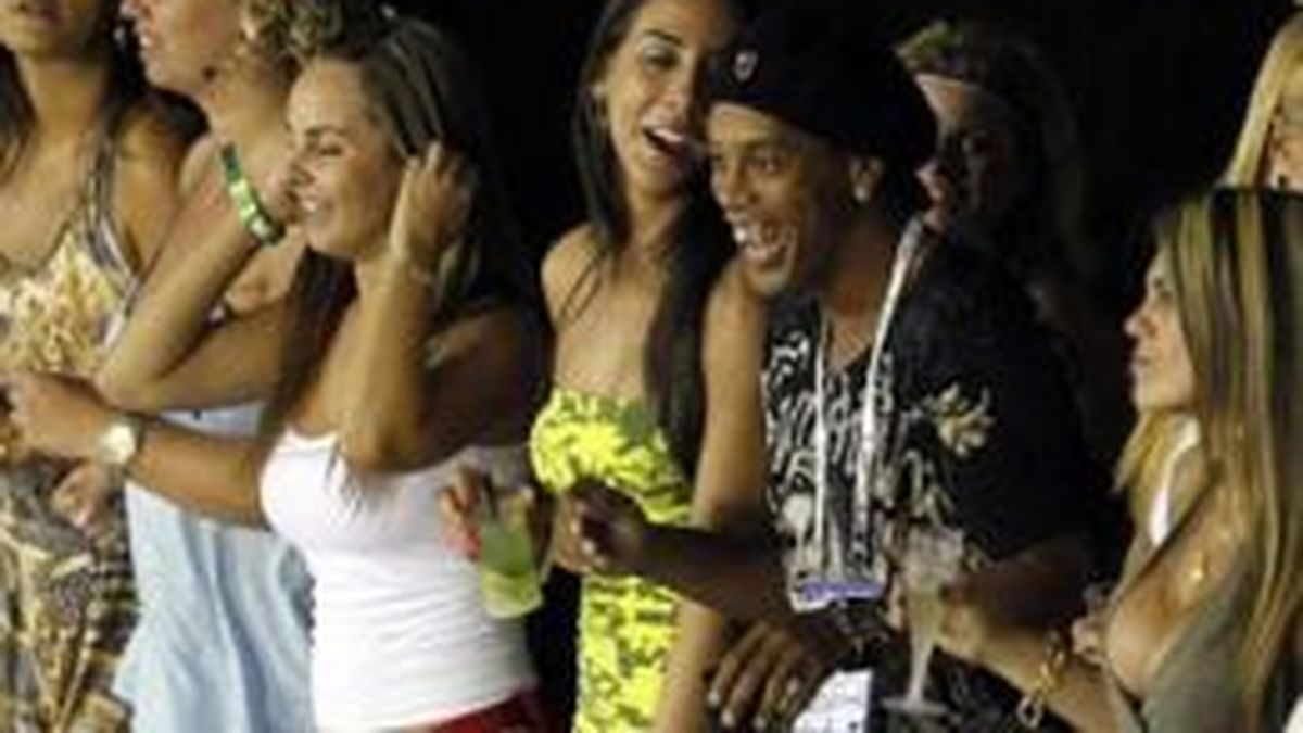 Ronaldinho prometió fiestas para todos