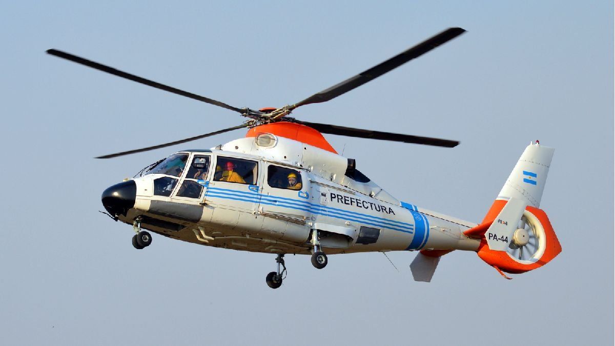 Prefectura Naval realizó aeroevacuación de marinero que se descompensó en buque potero en alta mar