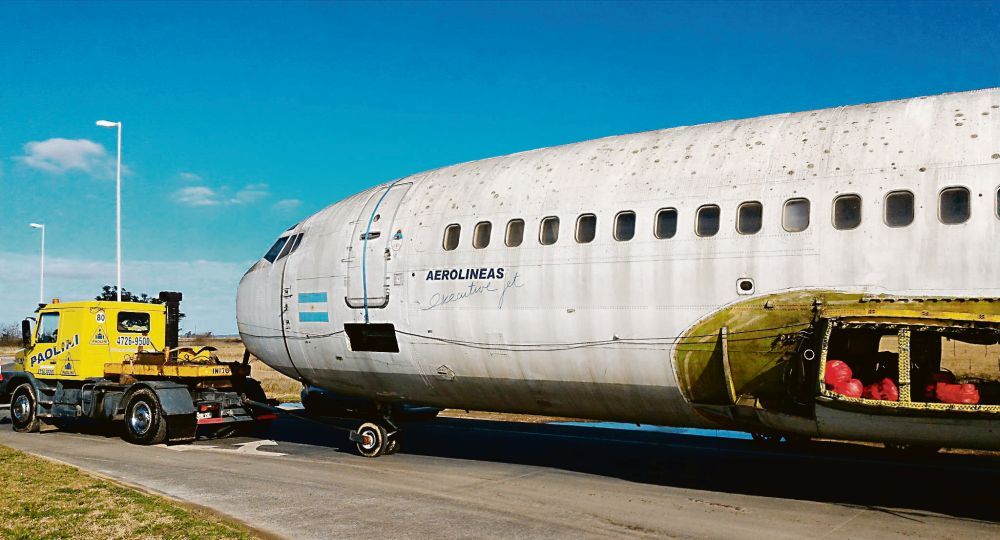 Un avión en la ruta