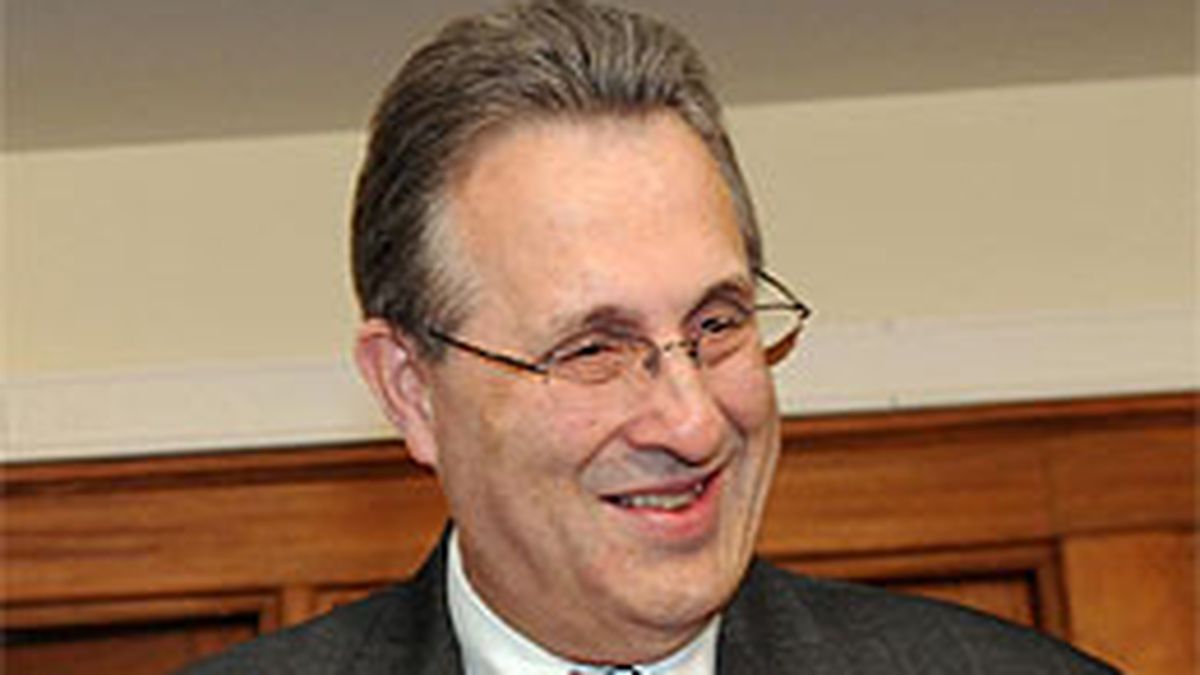 Wayne visitó el Congreso y evitó referirse a las críticas de Kirchner