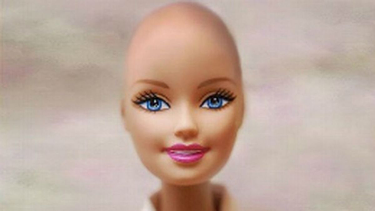 Barbie calva para ayudar a niñas con cáncer