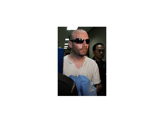 Logran capturar en Tailandia al pederasta más buscado del mundo