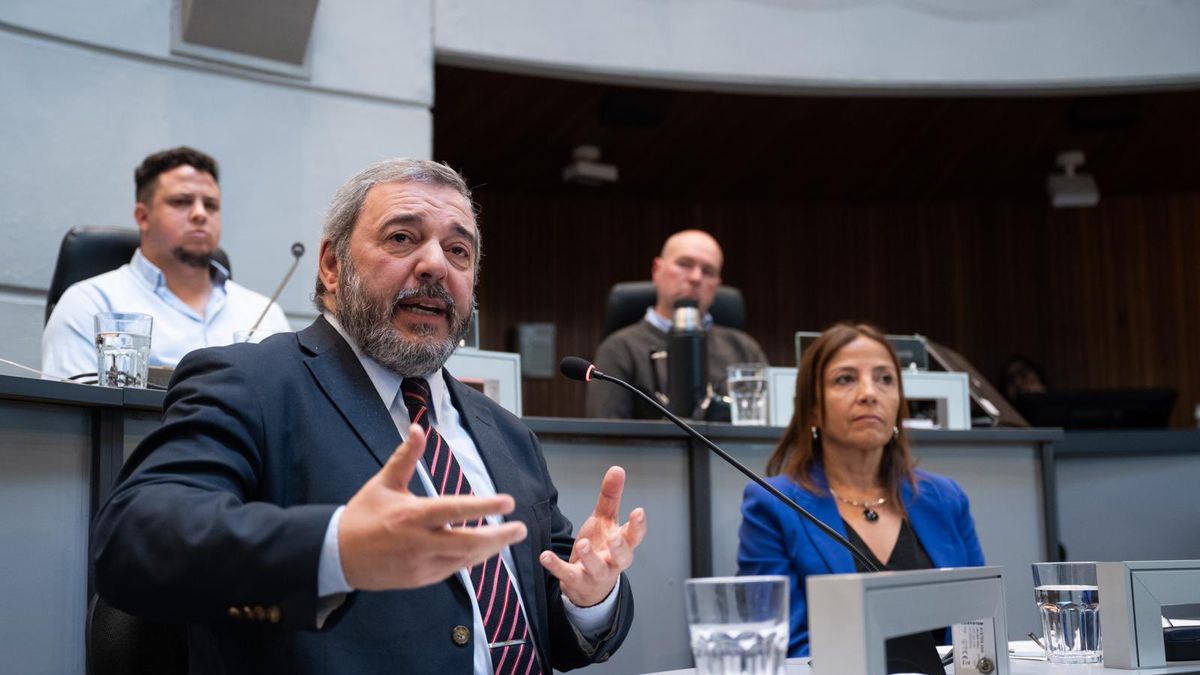 Mario Bergara garantizó la sostenibilidad de la deuda de Montevideo al ...